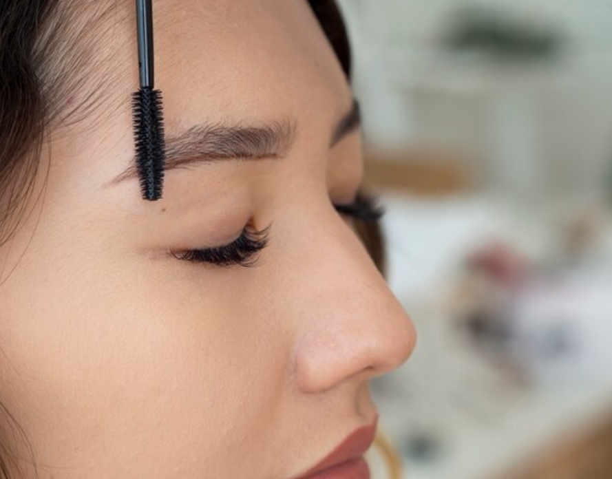 Rahasia Alami: 5 Bahan Ampuh untuk Alis Tebal dan Menawan ...